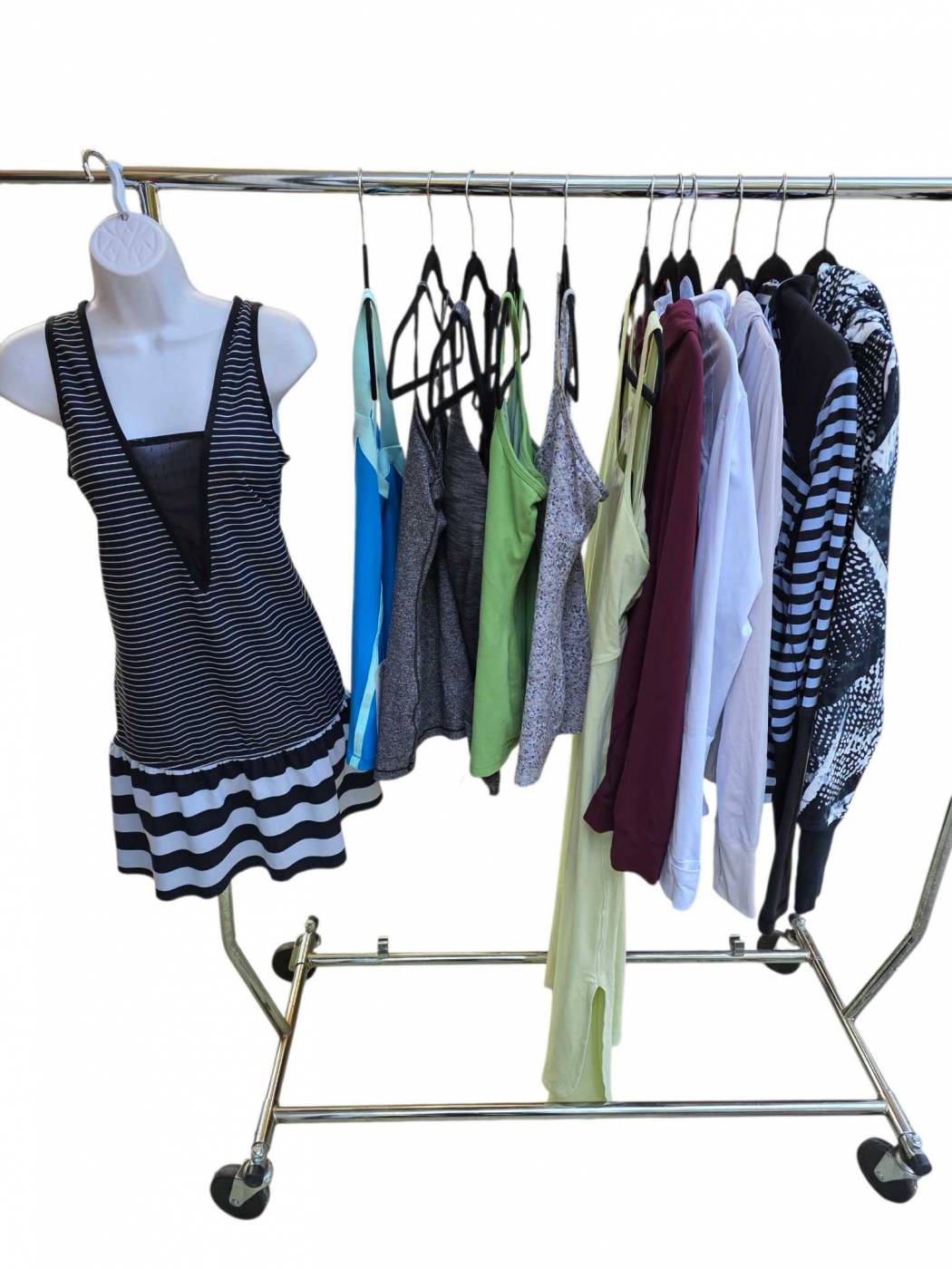 Lululemon Resale Clothing Lot | Gig Harbor (Washington, USA) SELLER ...