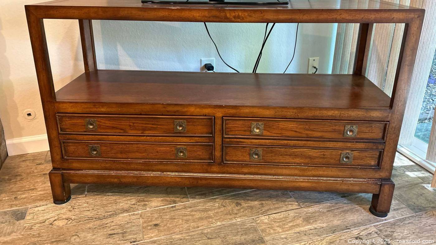 Wood Console Table | Citrus Heights (California, USA) PARTNER MANAGED Moving Online Auction ...