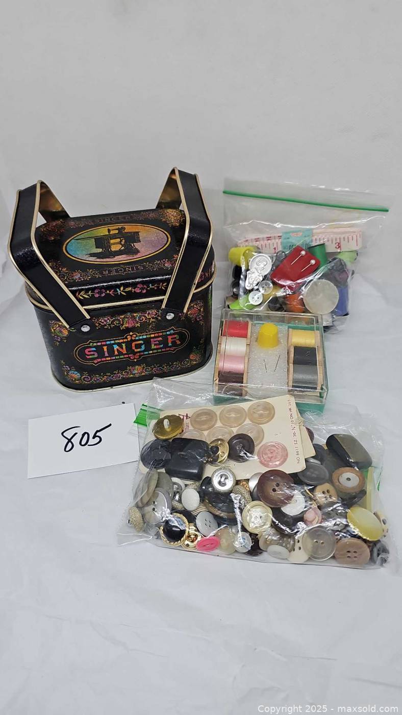 Vintage Singer sewing tin, sewing notions, buttons | Hatboro ...