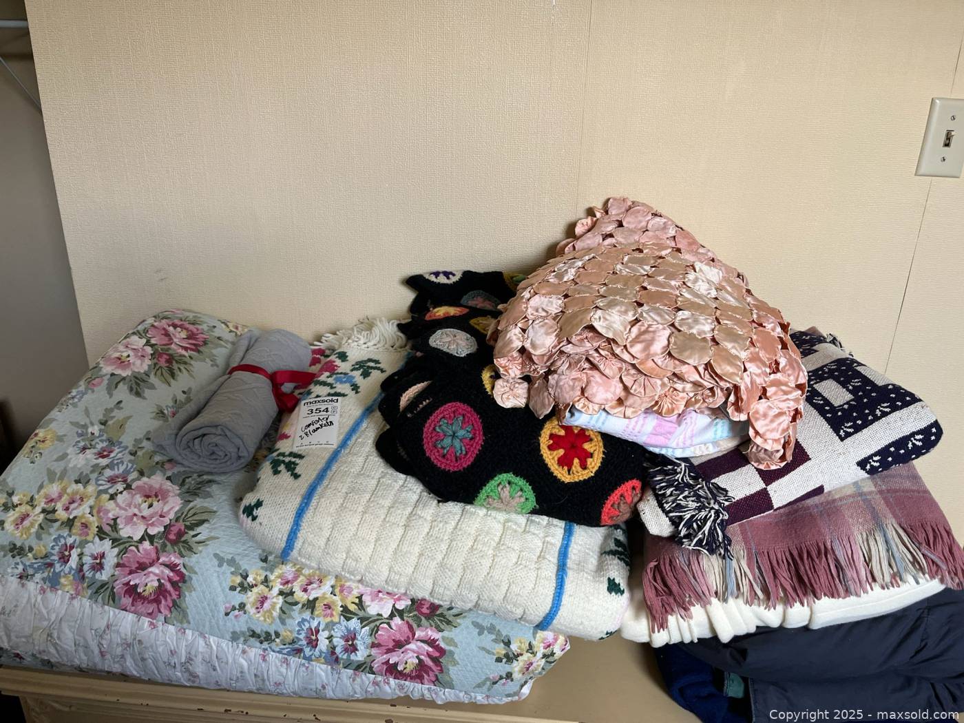 Assorted Blankets, Quilts, Throws, Afghans, and Comforters B3 ...