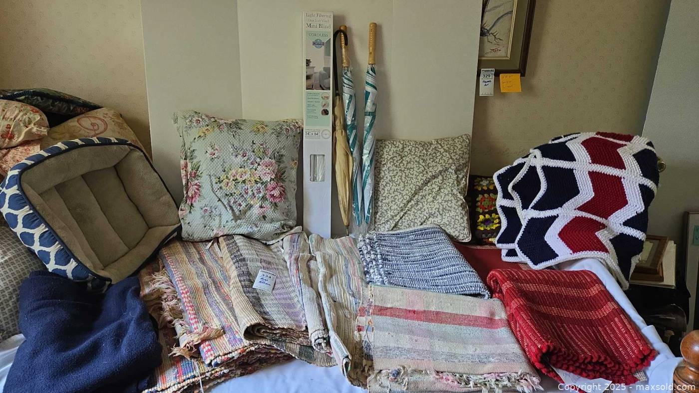 Mixed Lot of Textiles and Household Items - Multicolor Assortment B1 ...