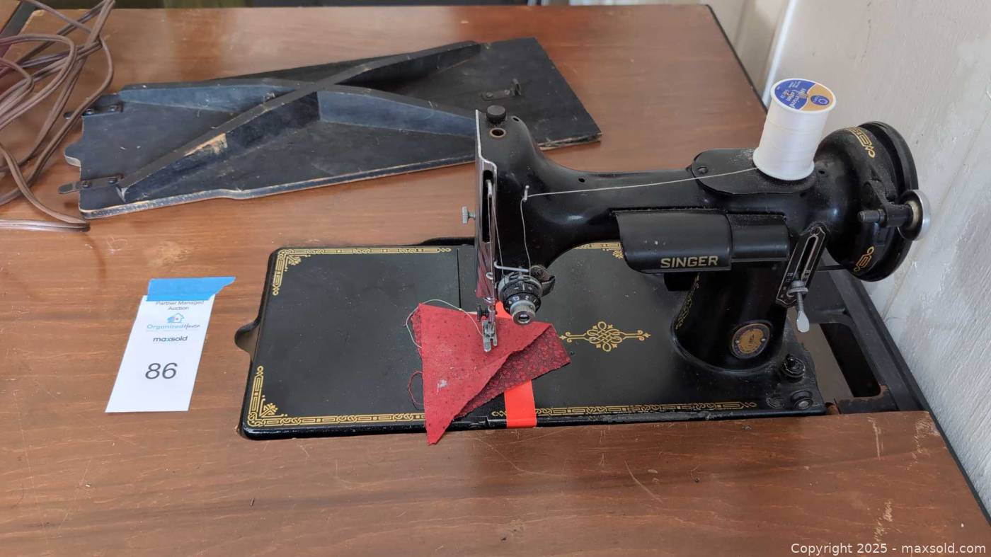 Sewing Machine & Sewing Table. C | Lakeland (Florida, USA) PARTNER ...