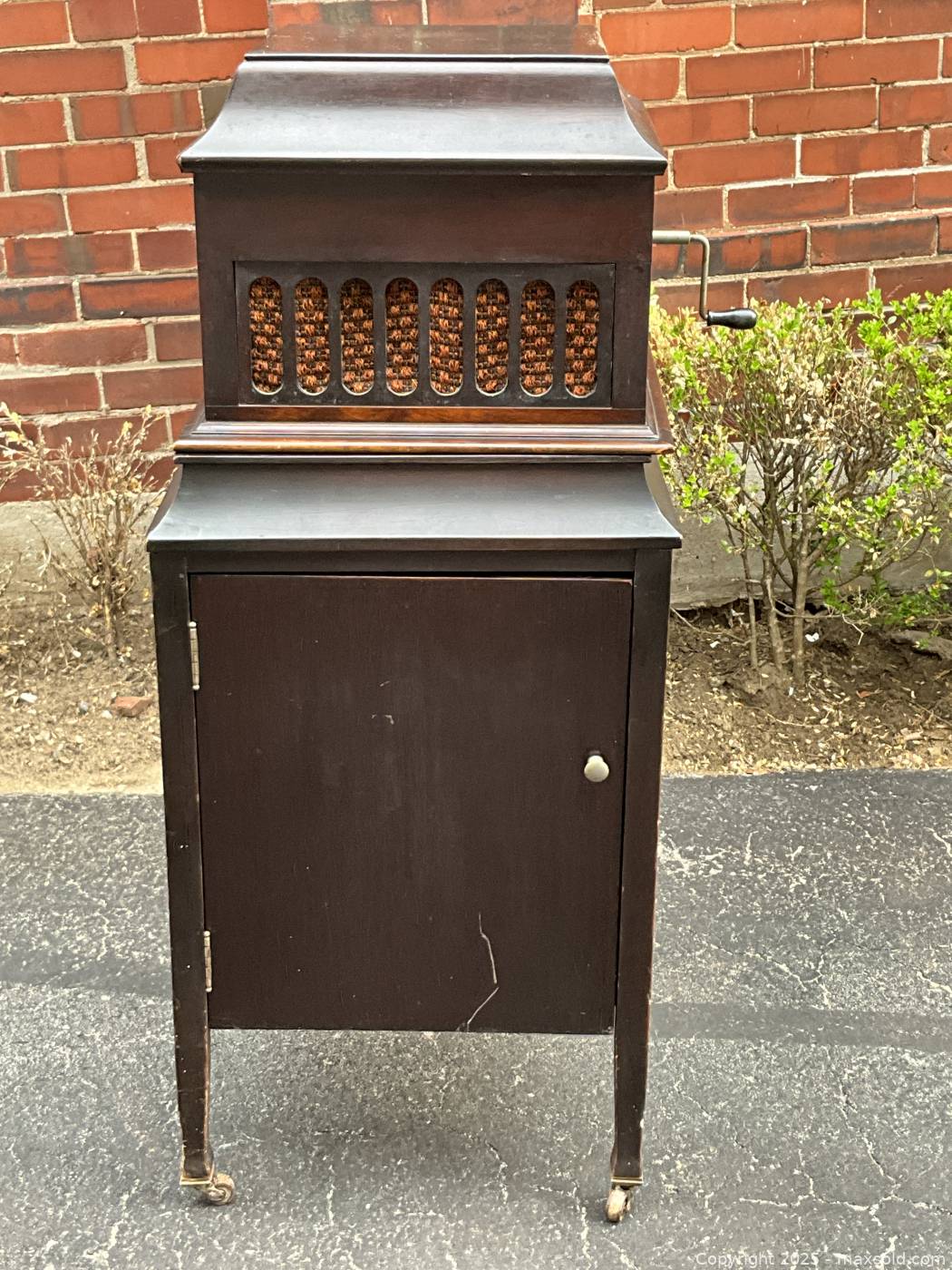 Antique Phonograph Pathe with Record Storage Cabinet | Oakville ...