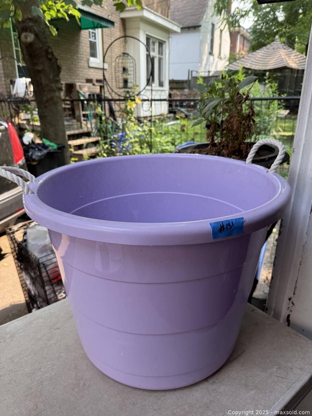 A LARGE BUCKET / CLOTHES BASKET. | Hamilton (Ontario, Canada) SELLER ...