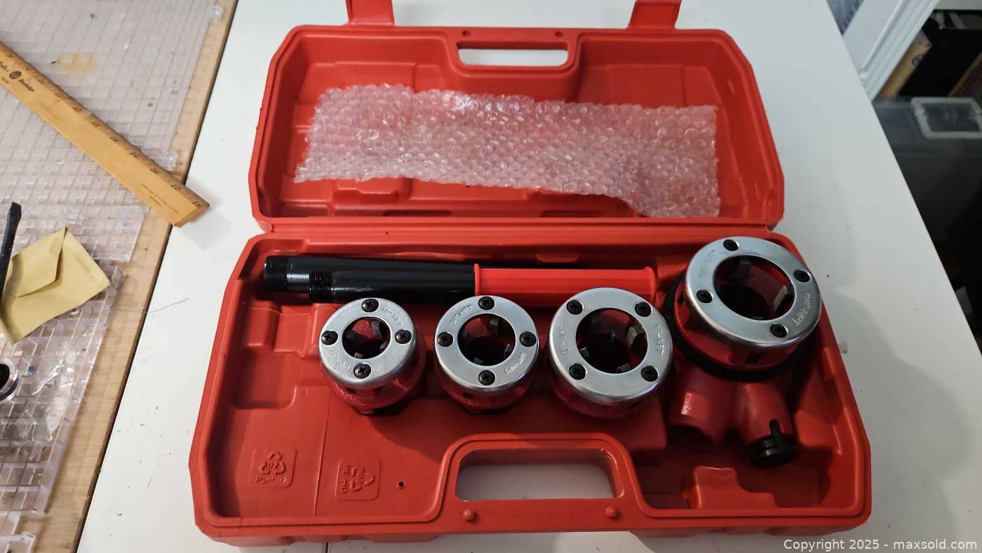 Yeagoo Pipe Threading Die Set with NPT Sizes in Plastic Case ...