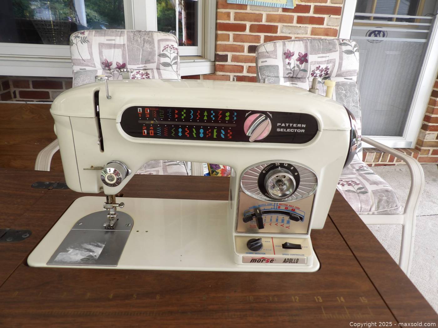 Sewing Machine with fold over cabinet | Atglen (Pennsylvania, USA ...