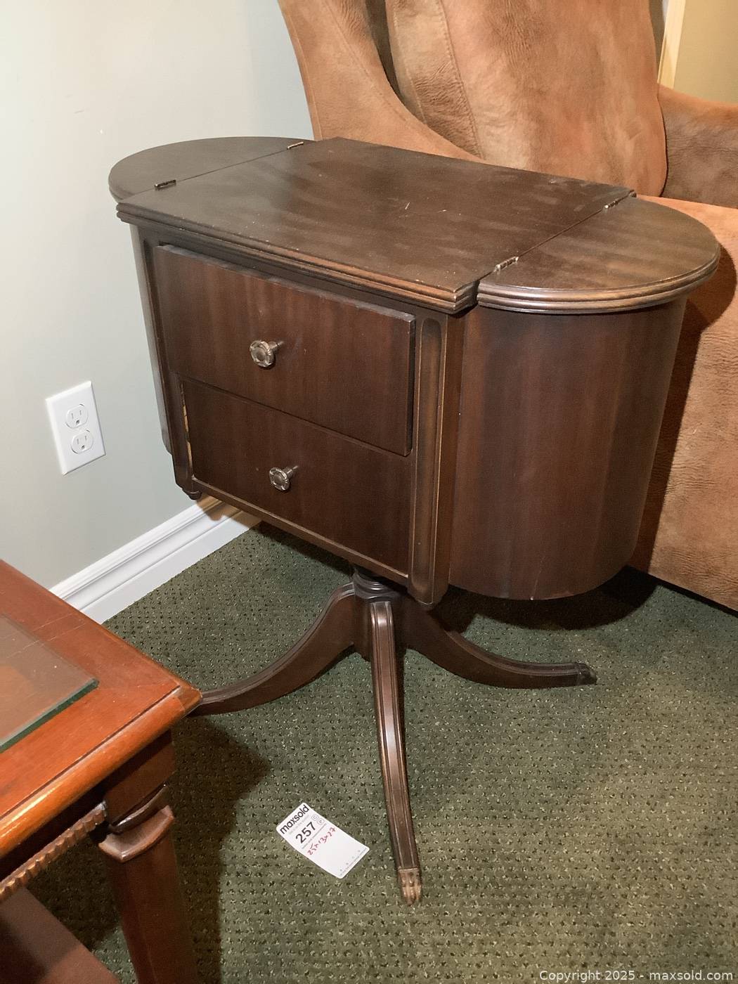 Sewing Stand A | Brockville (Ontario, Canada) Downsizing Online Auction ...