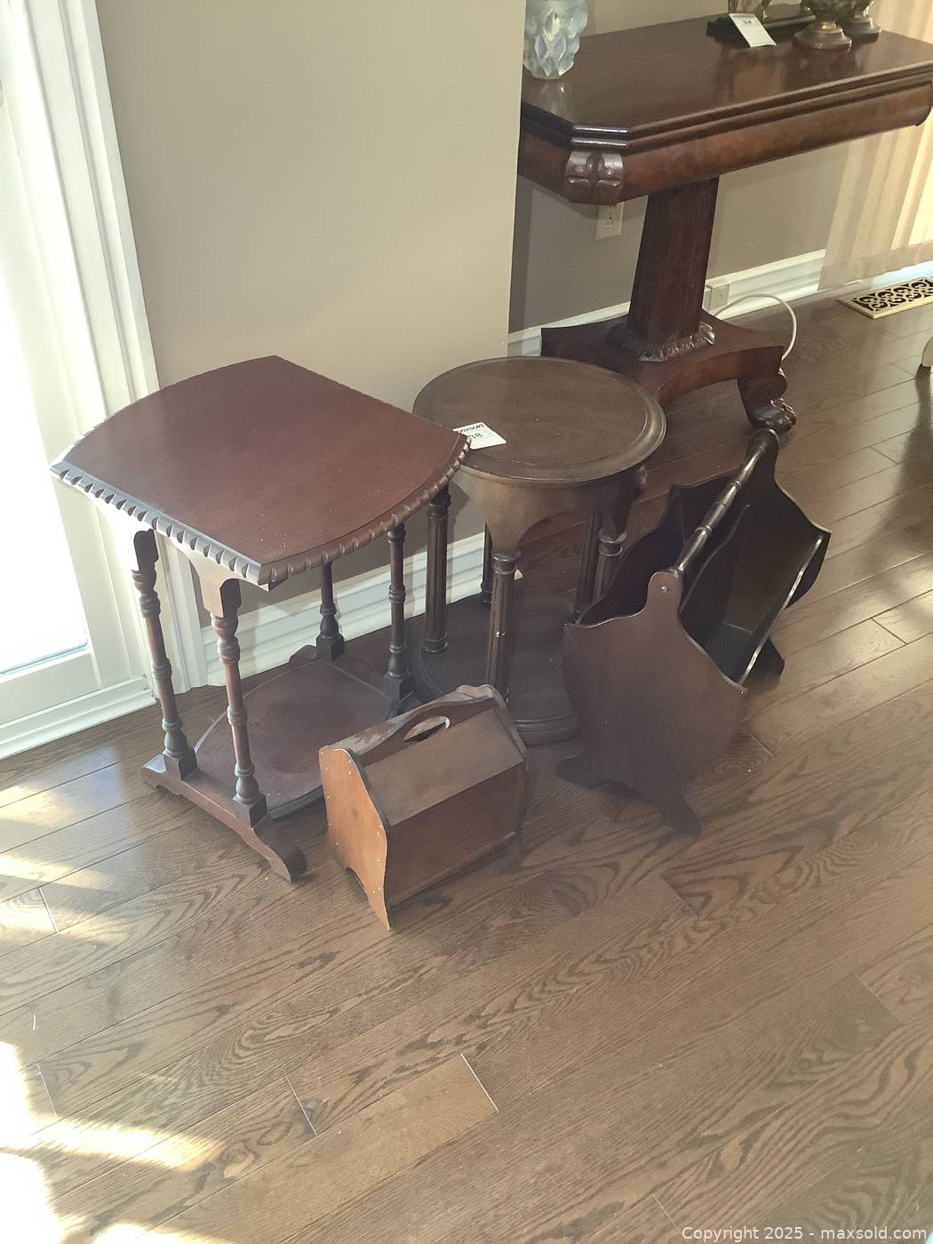 Tables And Stands B | Brockville (Ontario, Canada) Downsizing Online ...