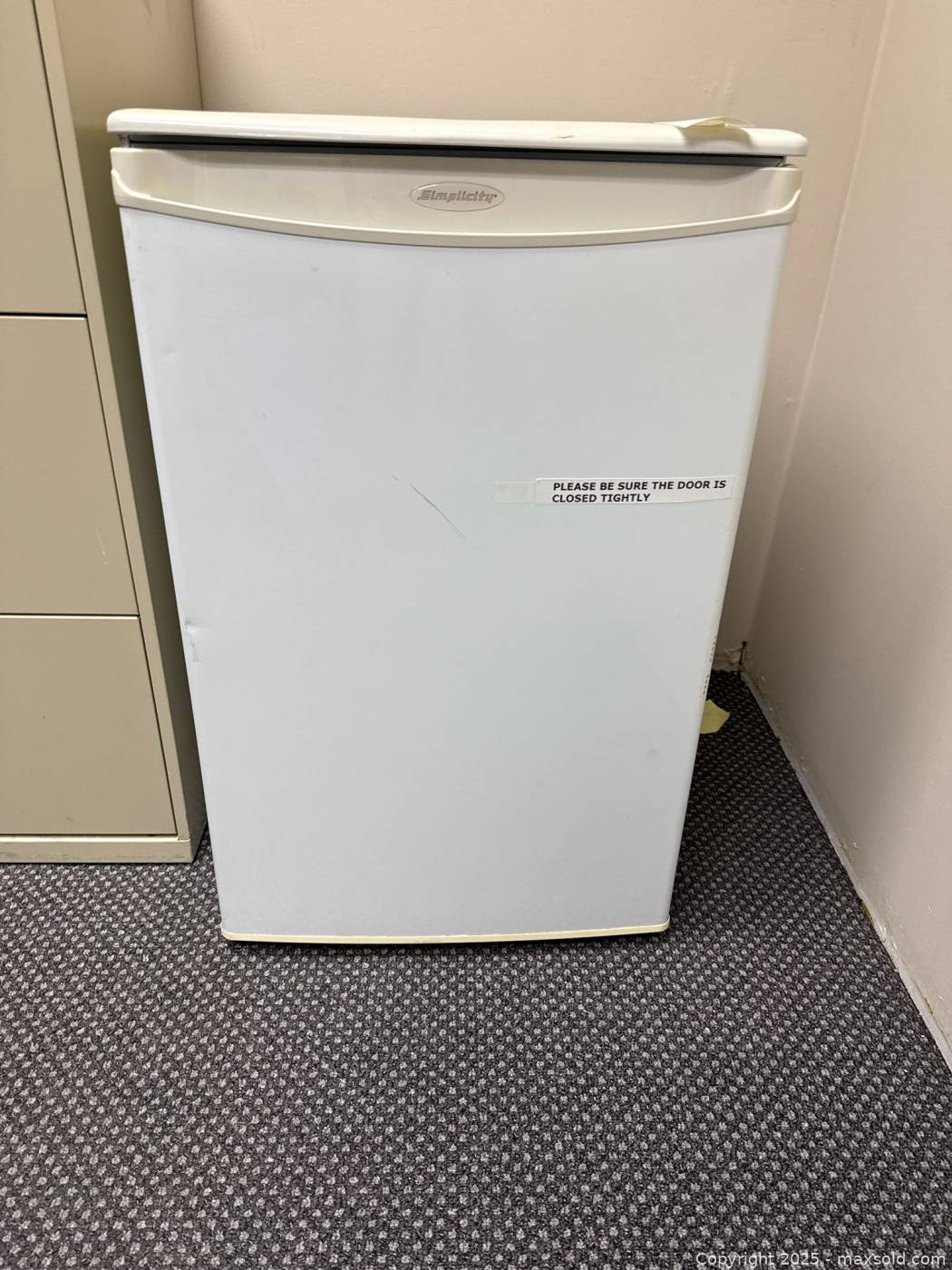 Bar Fridge B | Surrey (British Columbia, Canada) Business Downsizing ...