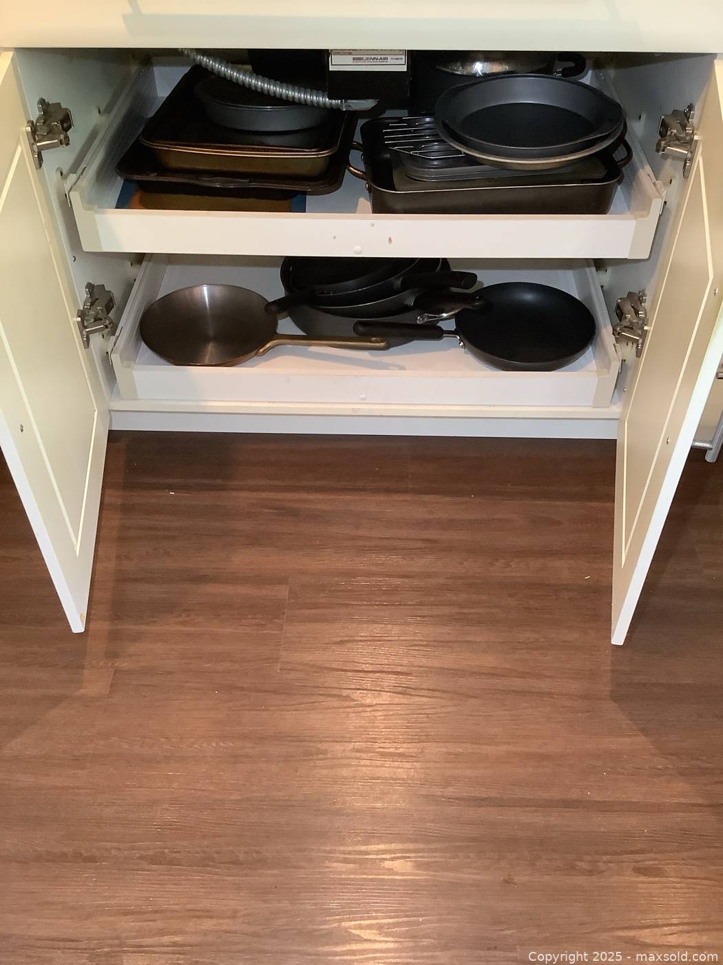Pots And Pans B | Kingston (Ontario, Canada) SELLER MANAGED Downsizing ...
