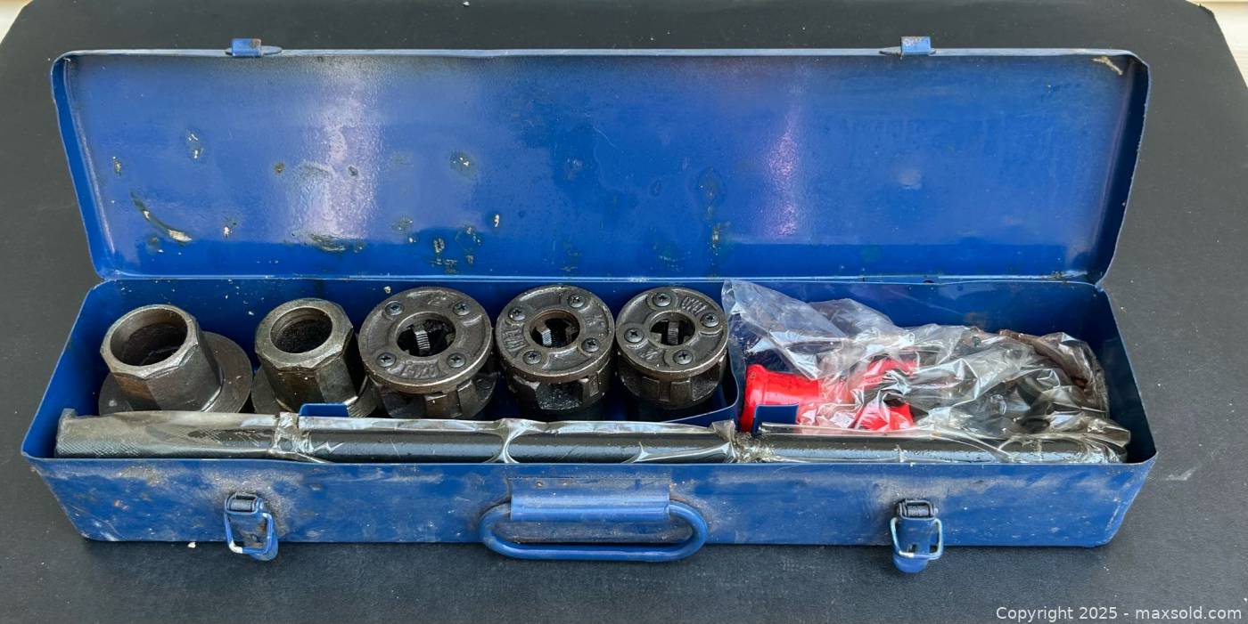 Enclosed Ratchet Drop Head Pipe Threader In Metal Case | Burlington ...