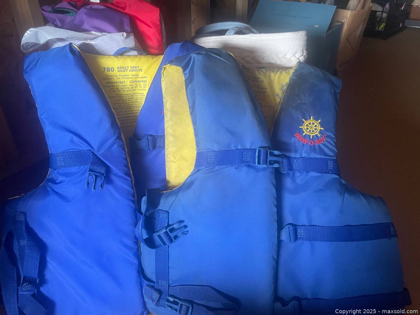2x Blue life jackets med/lg | Elizabethtown-Kitley (Ontario, Canada ...