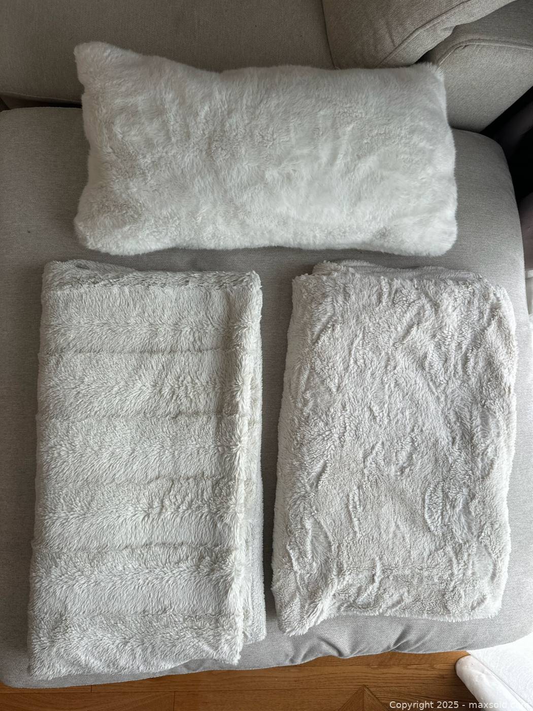 Lot of 2 Indigo Plush Throw Blankets and Bella Lux Plush Pillow ...