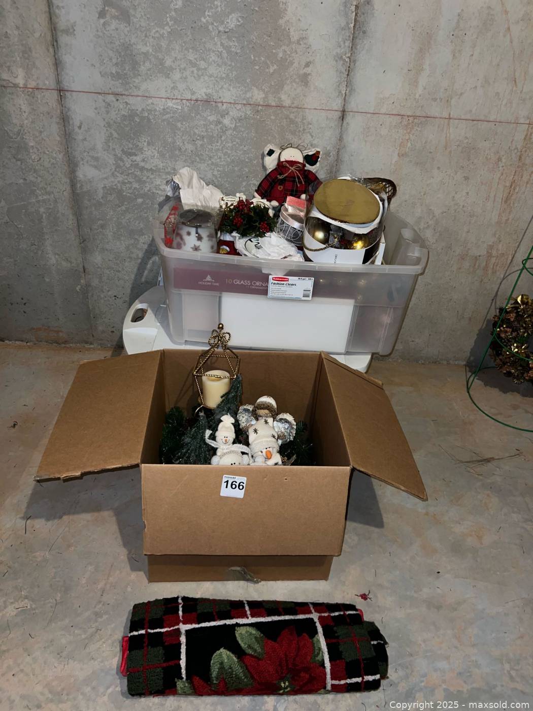 Large Lot of Christmas Holiday Decorations Assorted Pieces | Woodstock ...