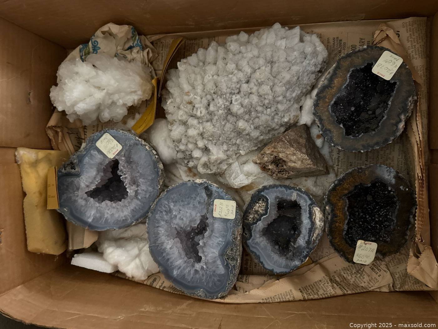 Collection of Mineral Specimens and Geodes – 8 Pieces | Huntington ...