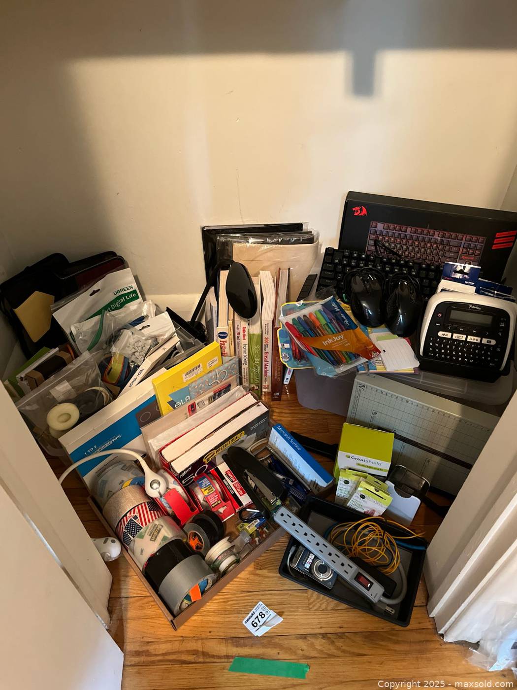 Mixed Office Supplies and Electronics Lot | Belleville (Ontario, Canada ...