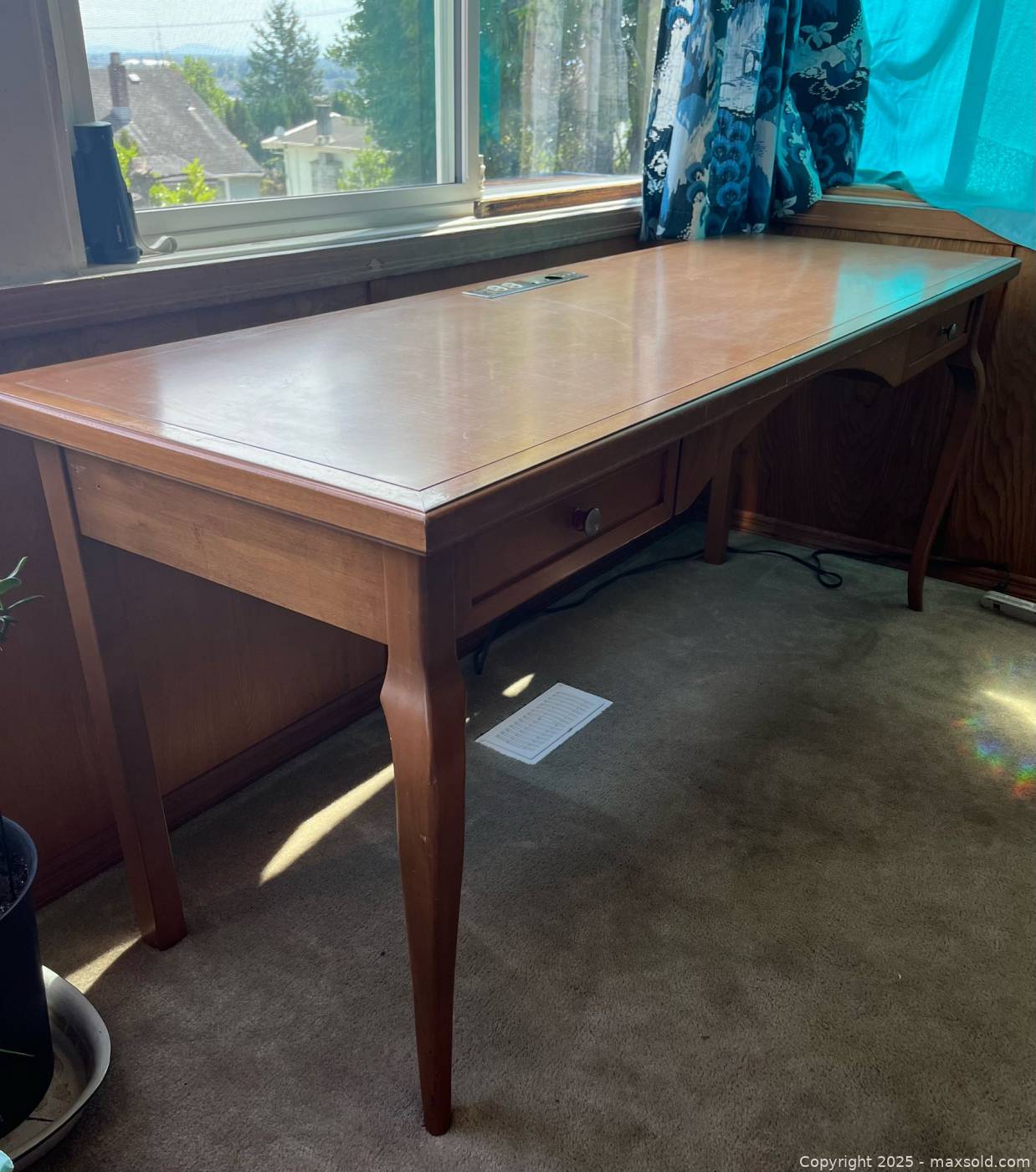 Wooden Desk | New Westminster (British Columbia, Canada) SELLER MANAGED ...