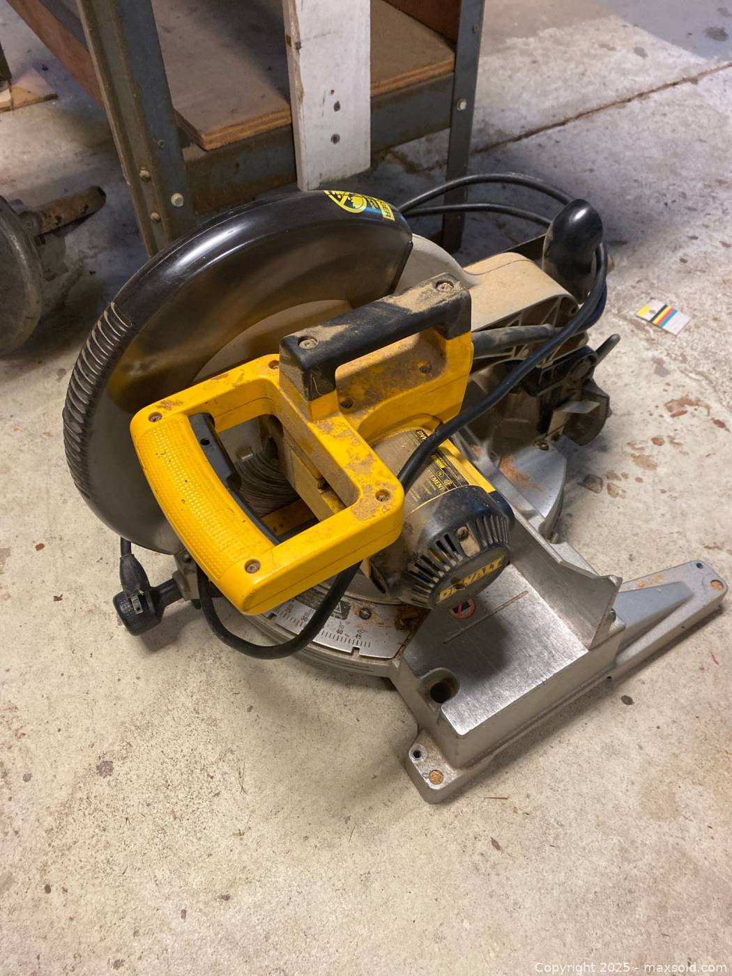 DeWalt DW705 12" Compound Miter Saw with Blade | Marlboro Township (New ...