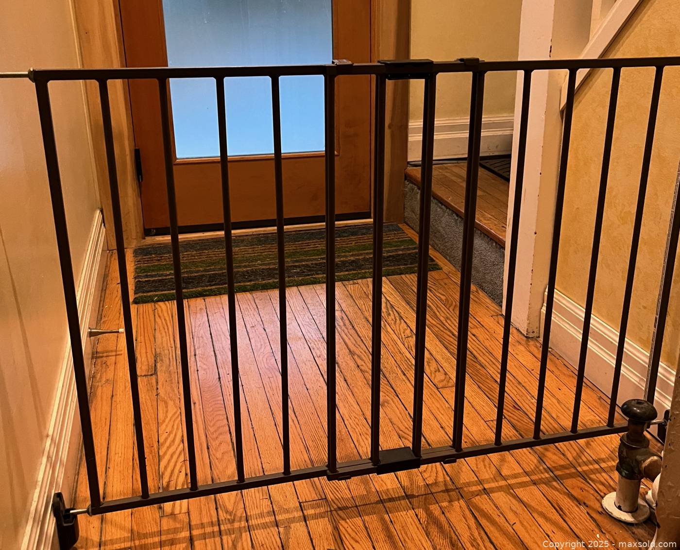 Metal safety gate | Toronto (Ontario, Canada) SELLER MANAGED Downsizing ...