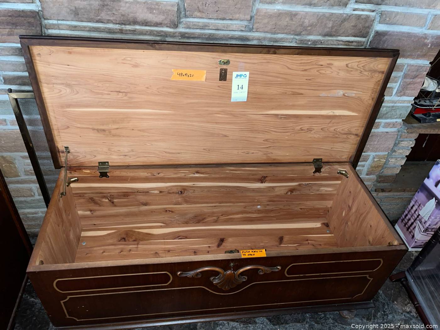 Antique Hope Chest | Santa Clara (California, USA) PARTNER MANAGED ...