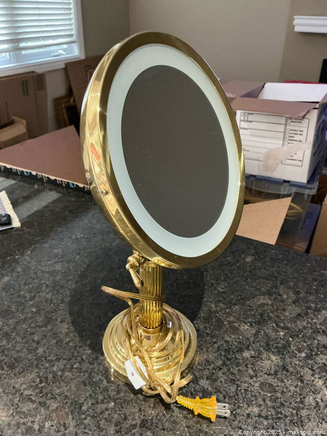Electric Brass-Plated Magnifying Mirror with Light | Newmarket (Ontario ...