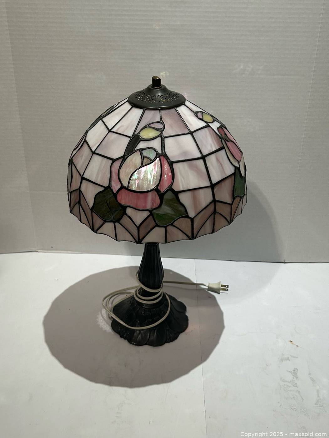 Tiffany-Style Lamp | Vaughan (Ontario, Canada) SELLER MANAGED ...