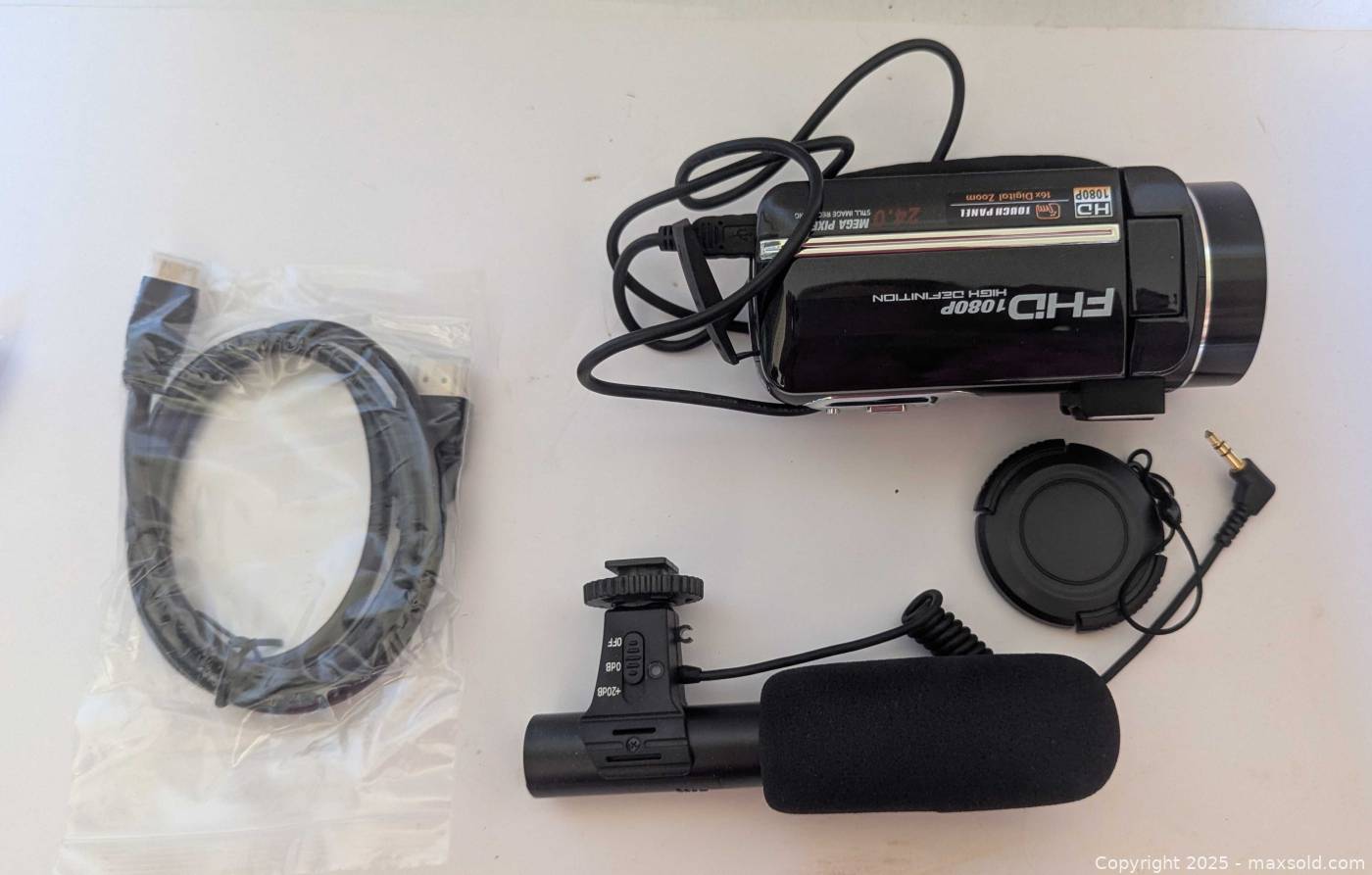 1080p FHD Digital Camcorder Kit with External Microphone | Toronto ...