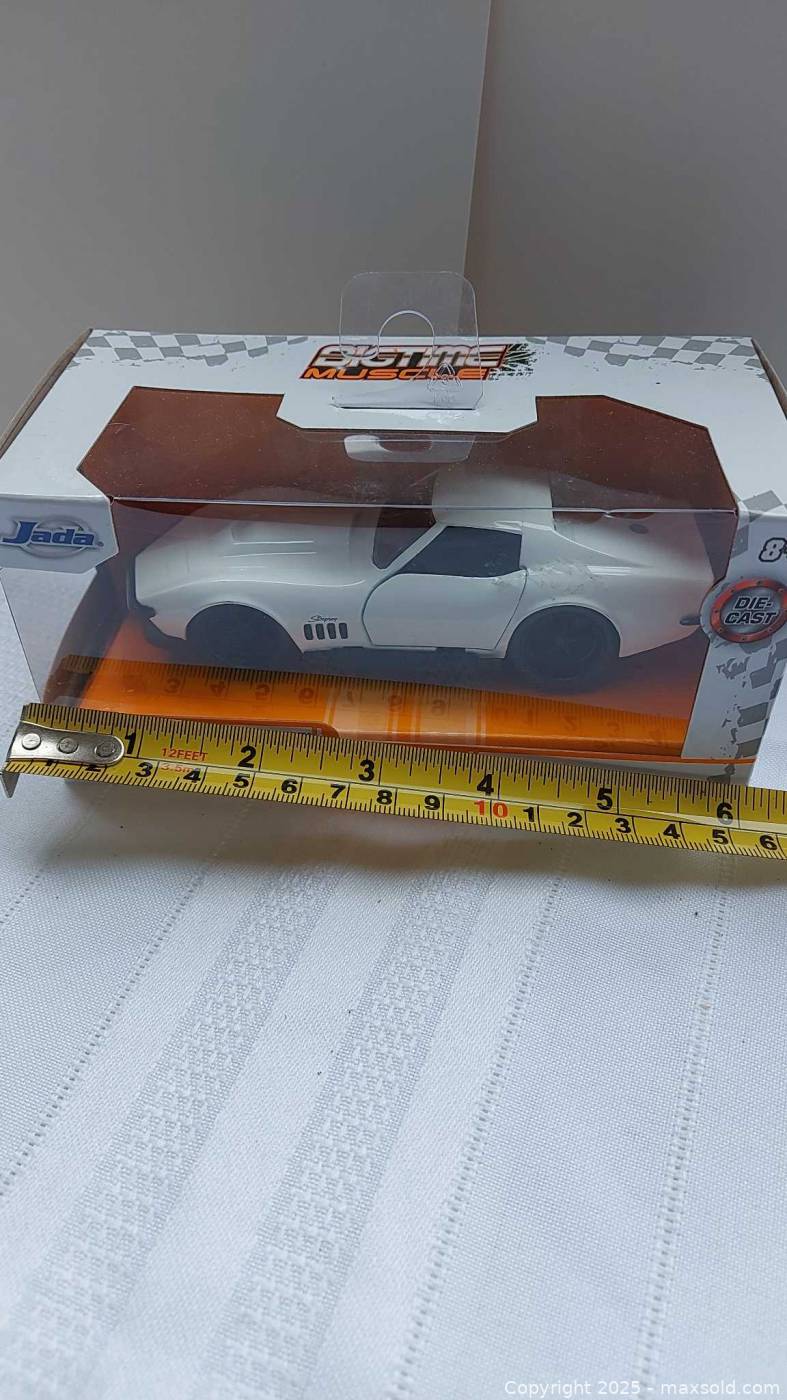 Jada Toys Bigtime Muscle 1969 Corvette Stingray Die-Cast (Boxed ...