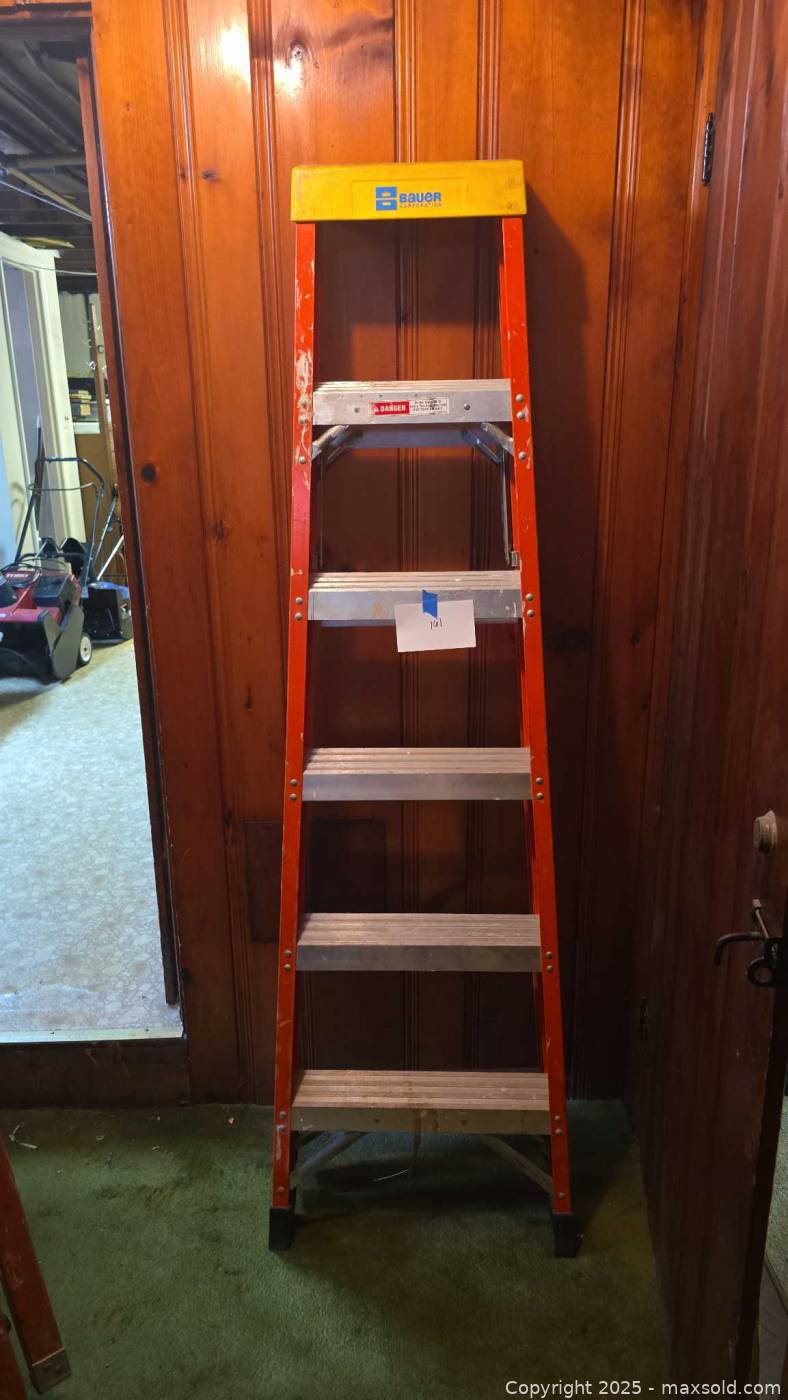 Bauer Corporation 6Ft Fiberglass Step Ladder Orange | Clifton (New ...