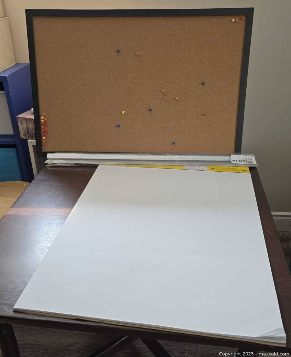 Cork Bulletin Board & 3M Post-it Self-Stick Easel Pad, metal easle pad ...
