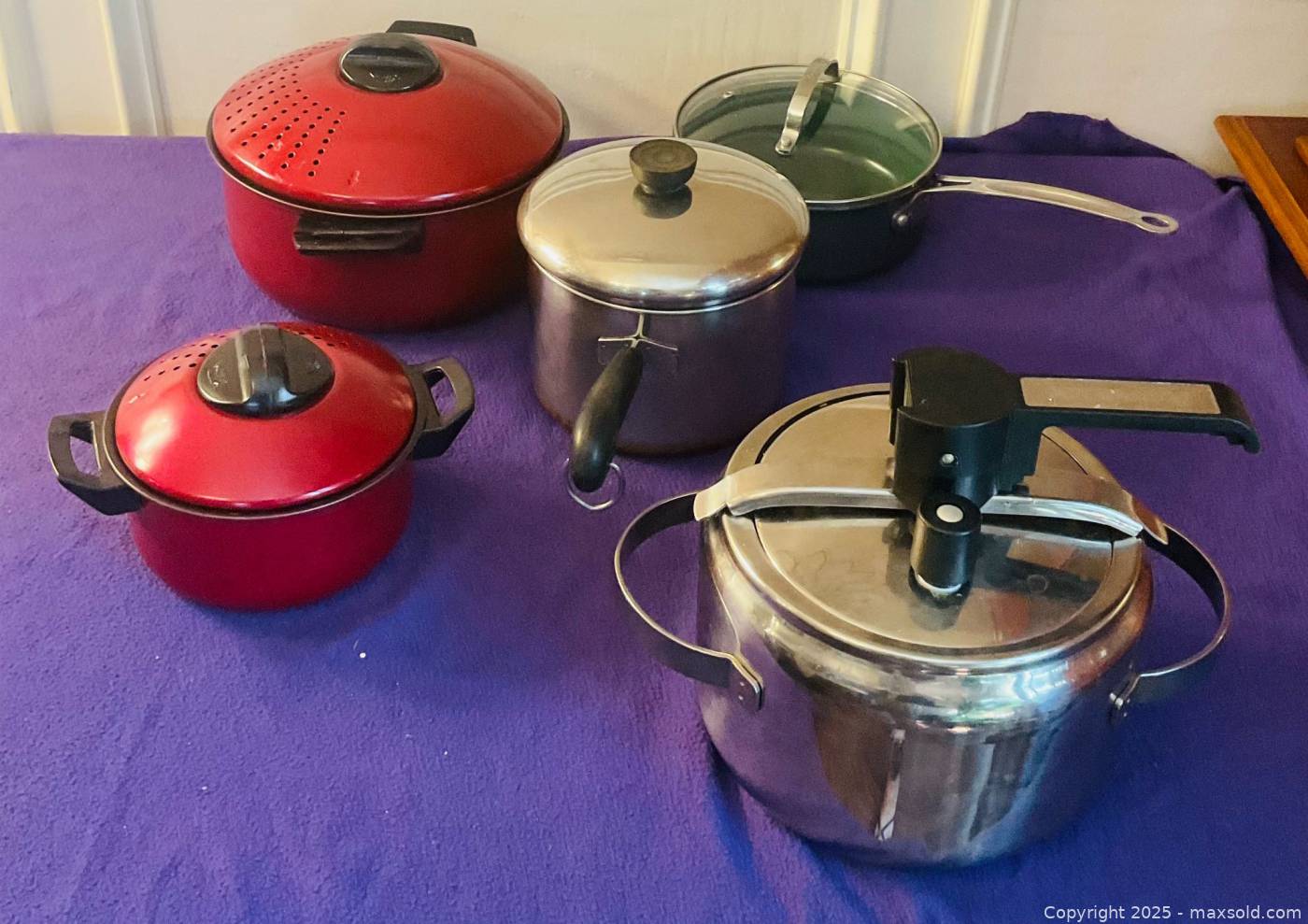 Mixed lot of pots | Norwood (Pennsylvania, USA) SELLER MANAGED ...