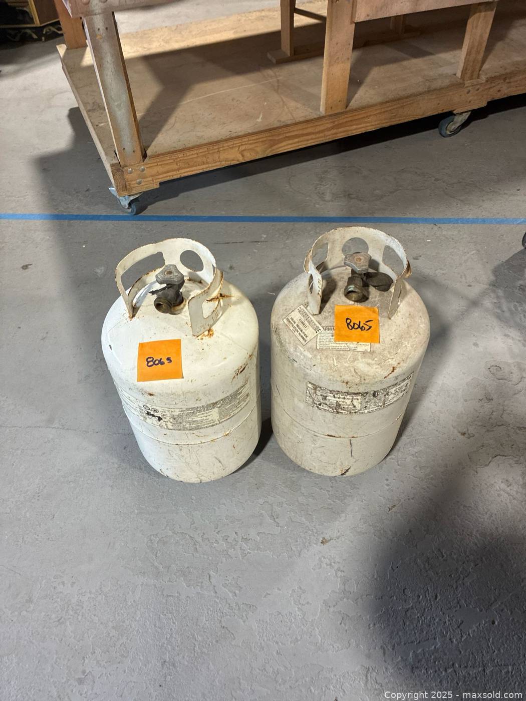 Pair of barbecue grill propane tanks | Cocoa (Florida, USA) SELLER ...