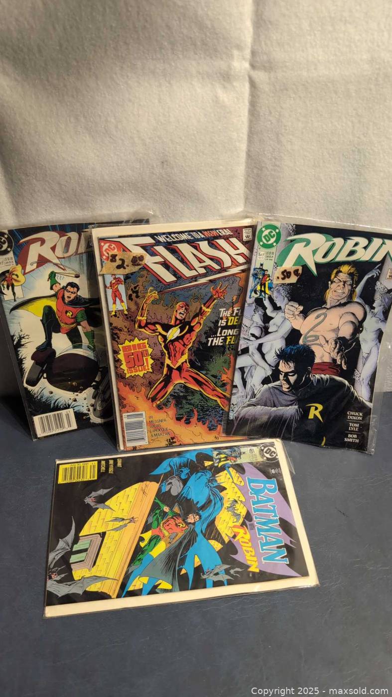 Lot of DC comics in sleeves | Victoria (British Columbia, Canada ...