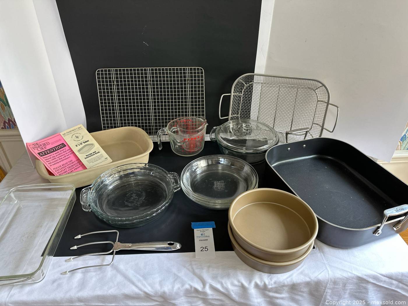 Mixed Cookware & Bakeware Assortment: Pyrex, Pampered Chef, All-Clad. A ...