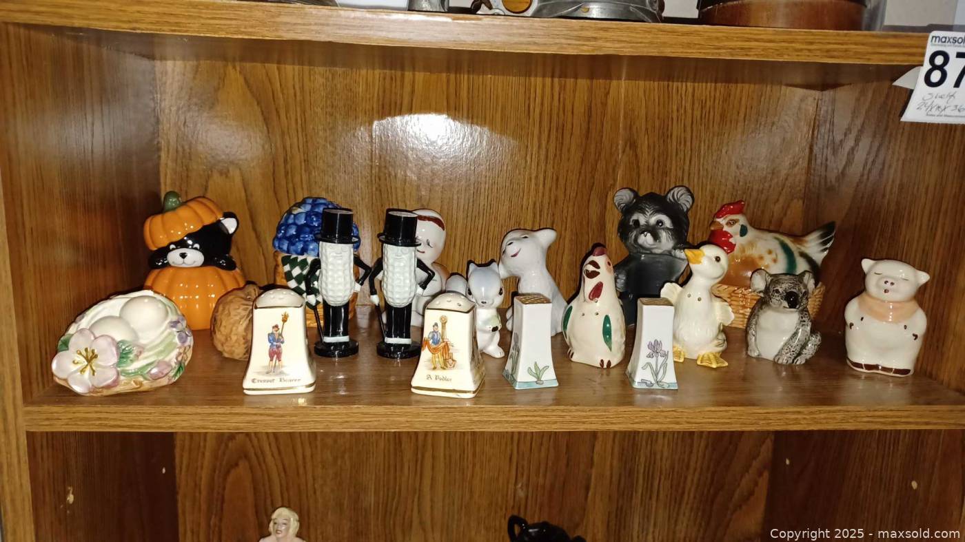 Mixed Lot: Small Ceramic Figurines & Salt and Pepper Shakers | Shelton ...