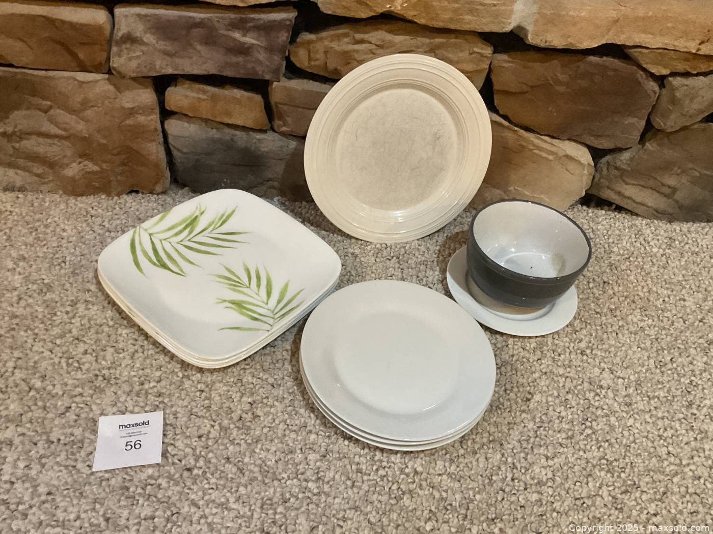 Corelle Leaf Pattern Mixed Dinnerware Lot: Plates and Bowl- 11 pieces ...