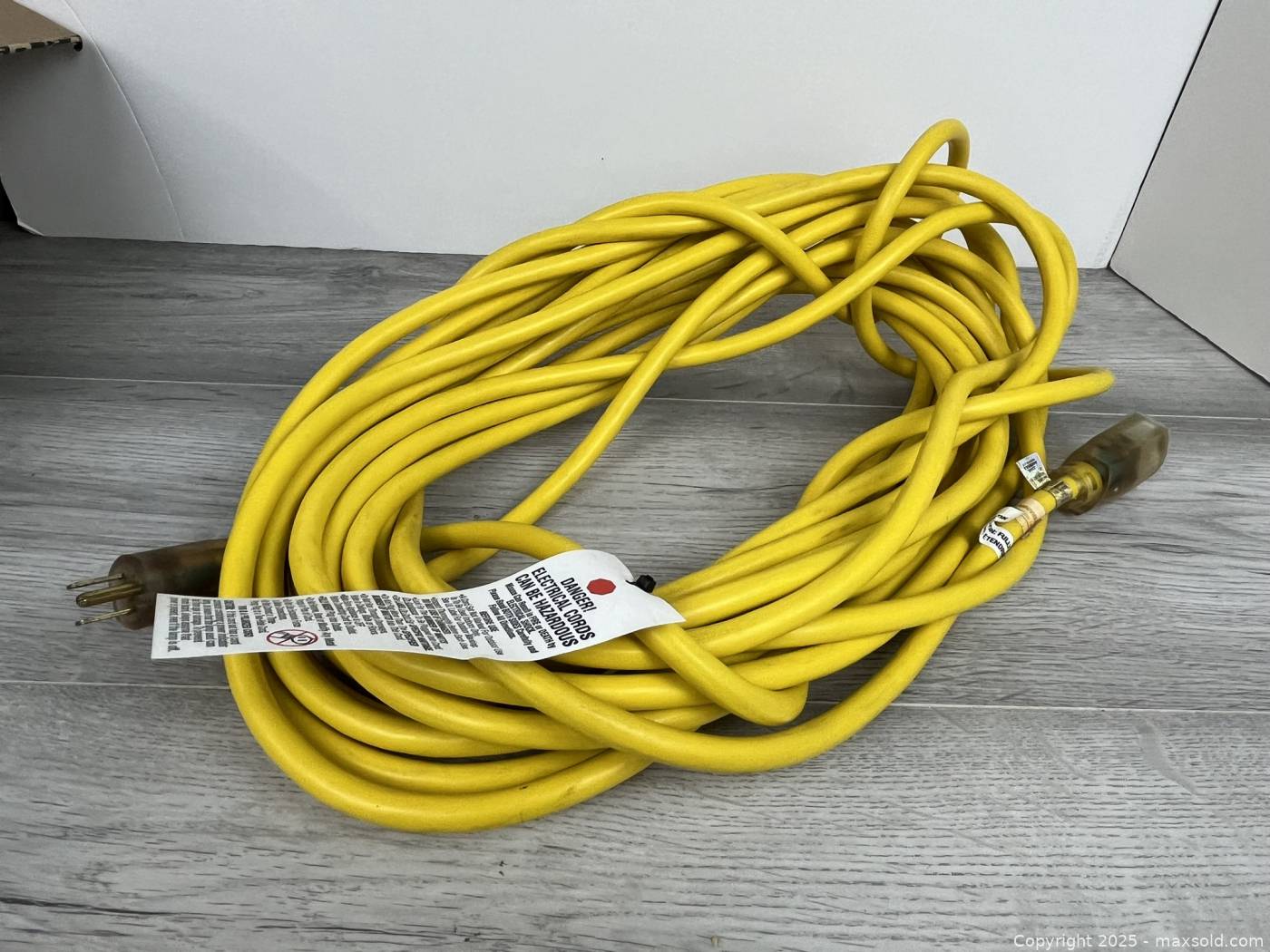 Long Outdoor Extension Cord | Whitby (Ontario, Canada) SELLER MANAGED ...