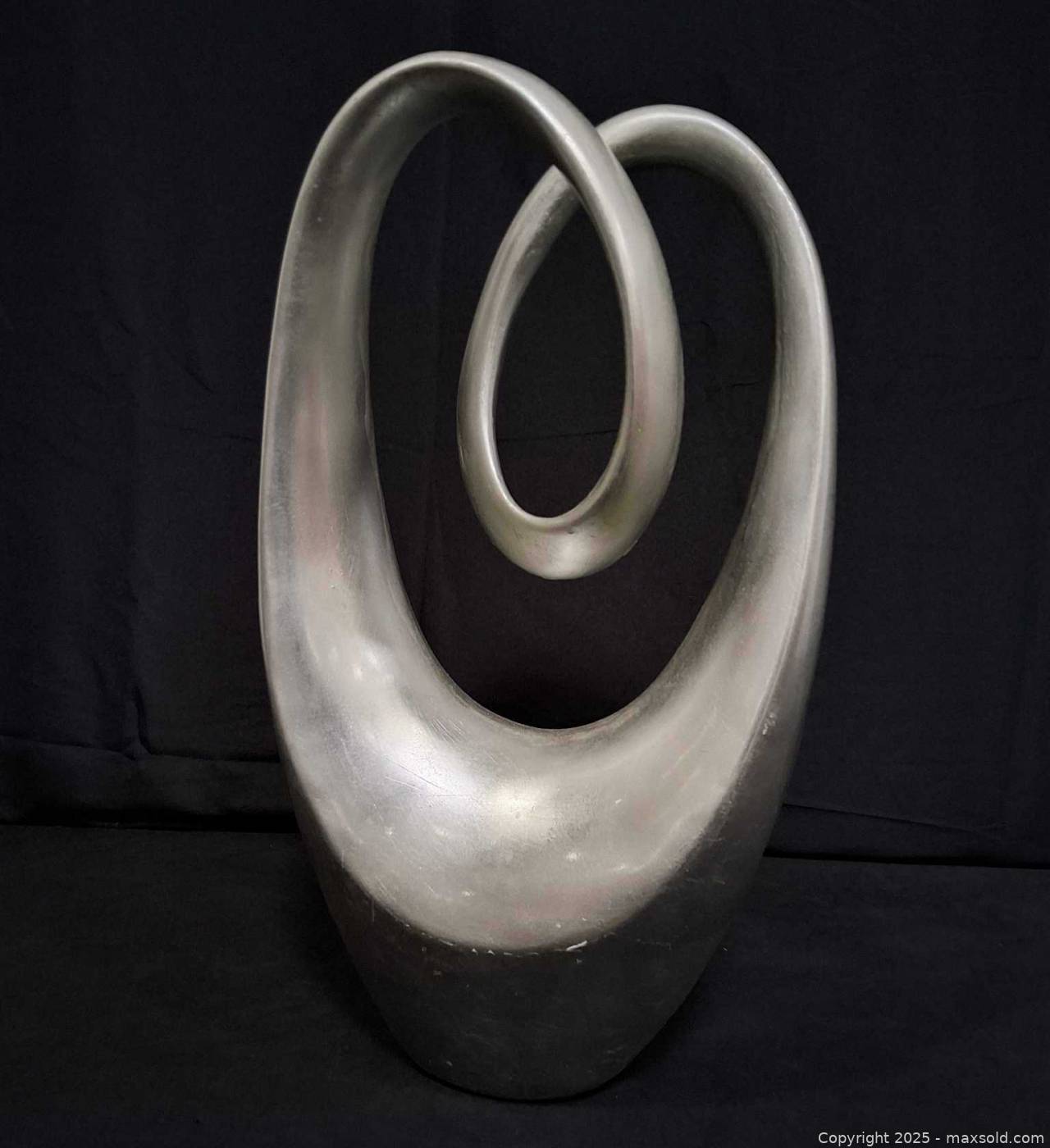 Abstract Sculpture "Infinity Loop" | Frederick (Maryland, USA) PARTNER ...