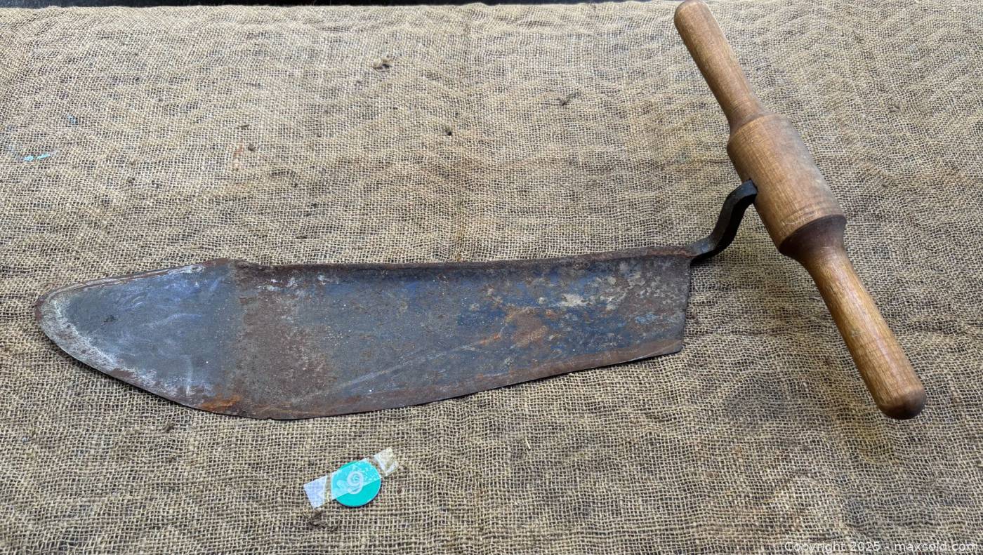 ANTIQUE HAY SICKLE SCYTHE 20” BLADE, with wooden handle | Aurora ...