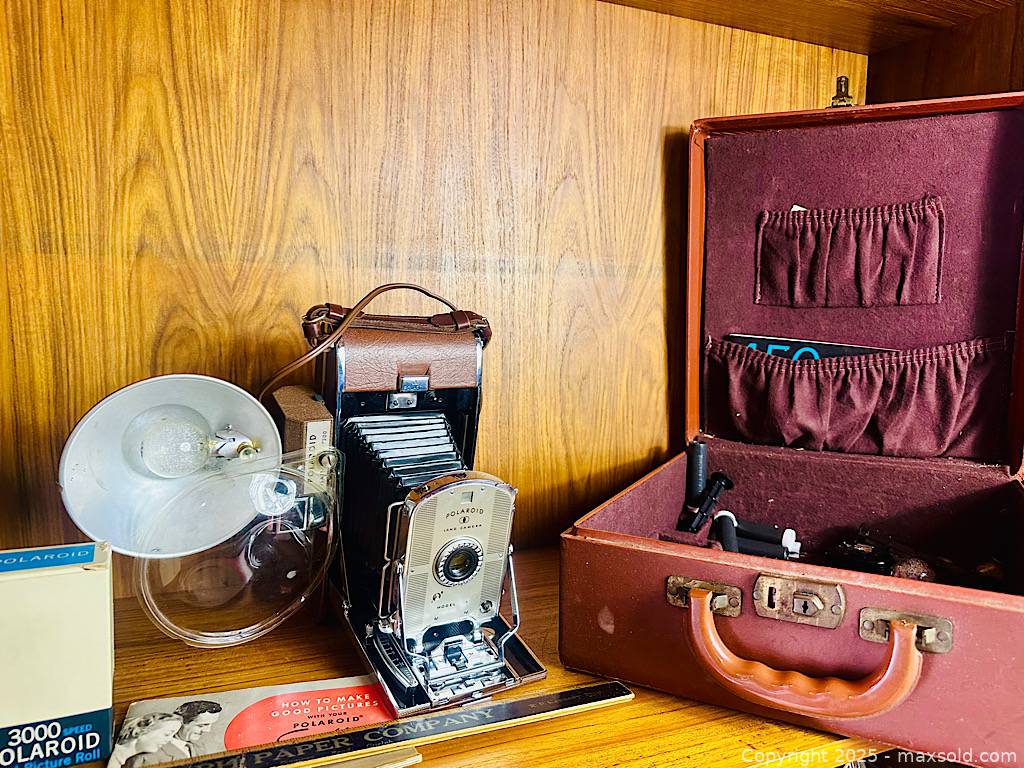 Vintage 1948 Polaroid Land Camera Model 95A Outfit with Flash and Case ...