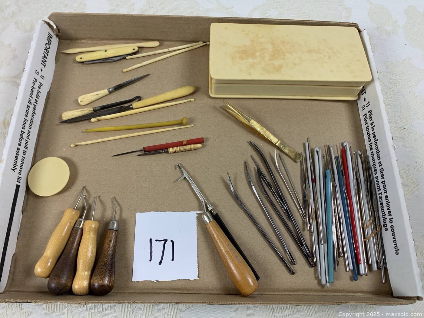 French Ivory And Crochet Hooks | Greater Napanee (Ontario, Canada ...