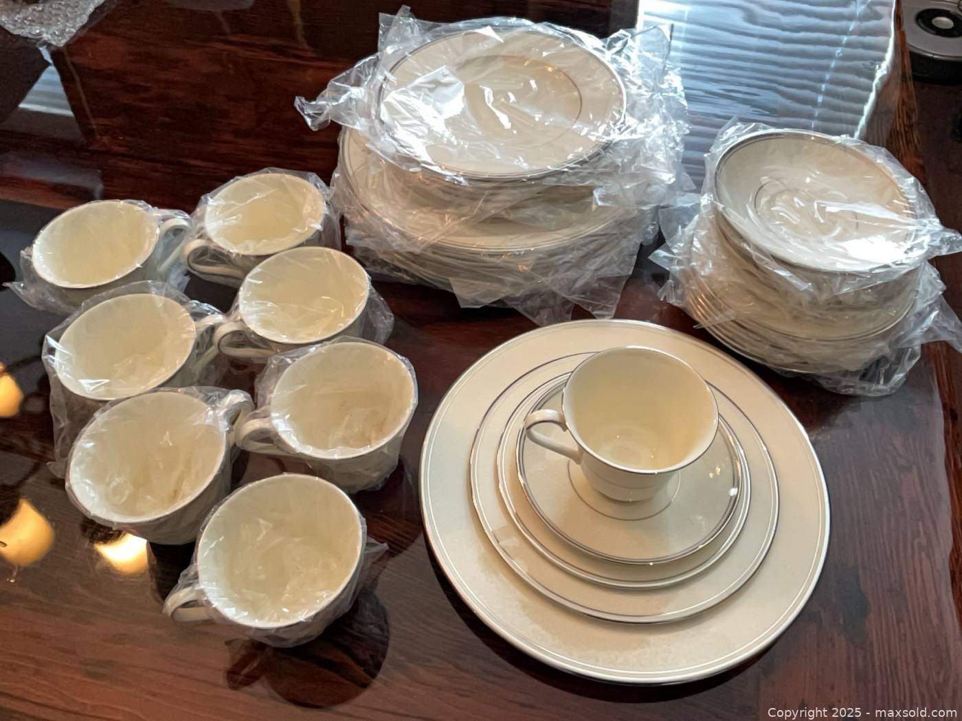 Bid Gallery | Hamilton (Ontario, Canada) SELLER MANAGED Downsizing ...