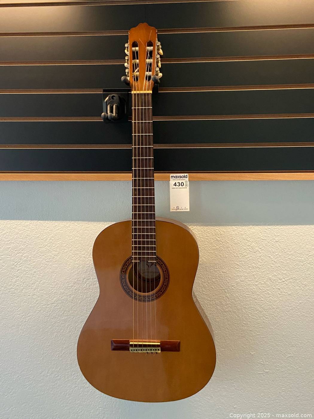 Full-Size Nylon-String Classical Acoustic Guitar, Natural B | Los ...