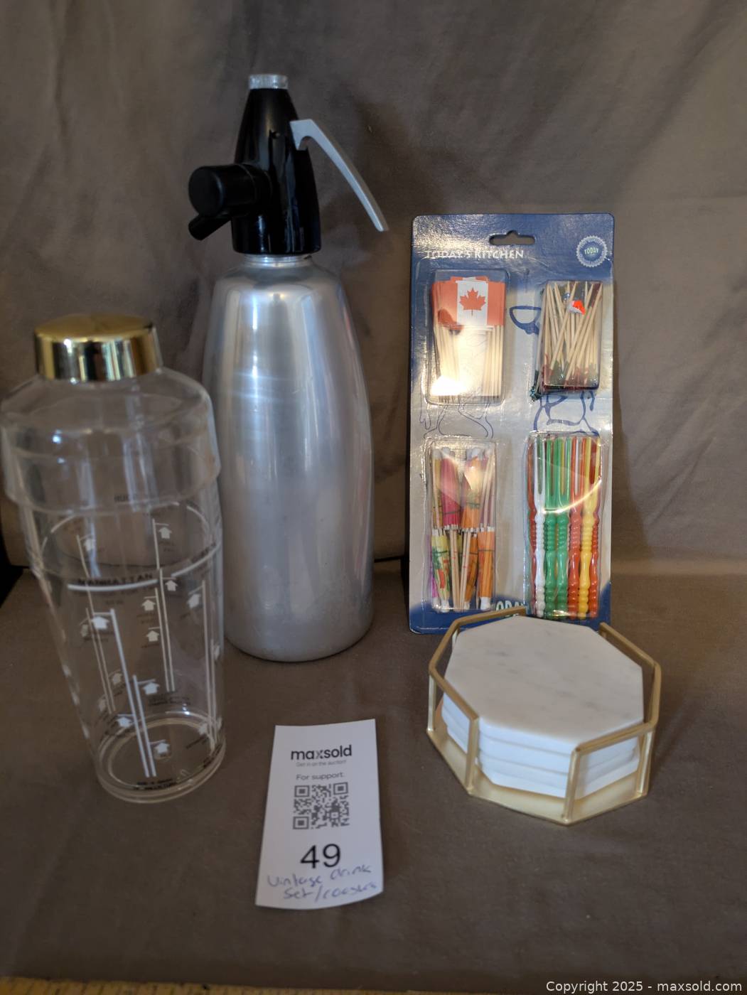 drink mixing and serving set | Toronto (Ontario, Canada) SELLER MANAGED ...