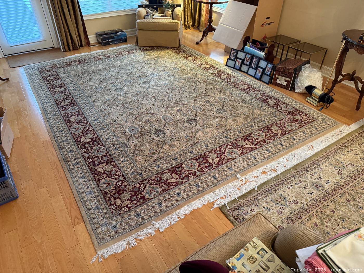 Panasonic Model RF-2200 8-Band Portable Radio | Maxsold