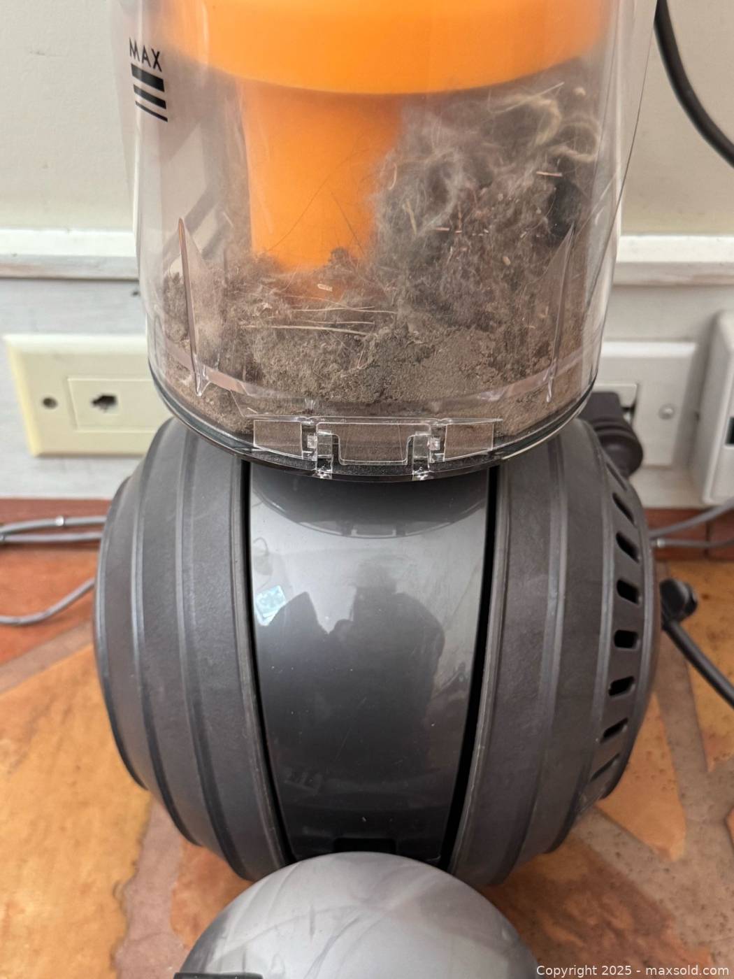 Dyson Ball Origin 4-tool Upright Vacuum Cleaner | Toronto (Ontario ...