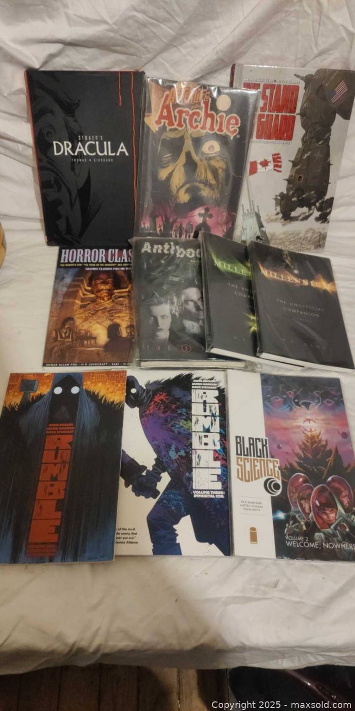 Lot of 10 Graphic Novels — Horror & Science Fiction | Toronto (Ontario ...