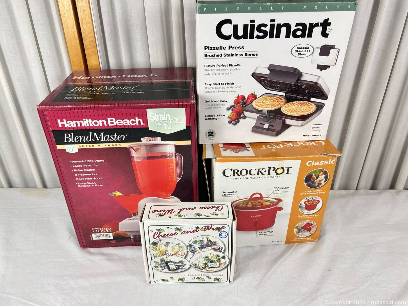 Mixed Boxed Small Kitchen Appliances & Porcelain Plate Set | Campbell ...