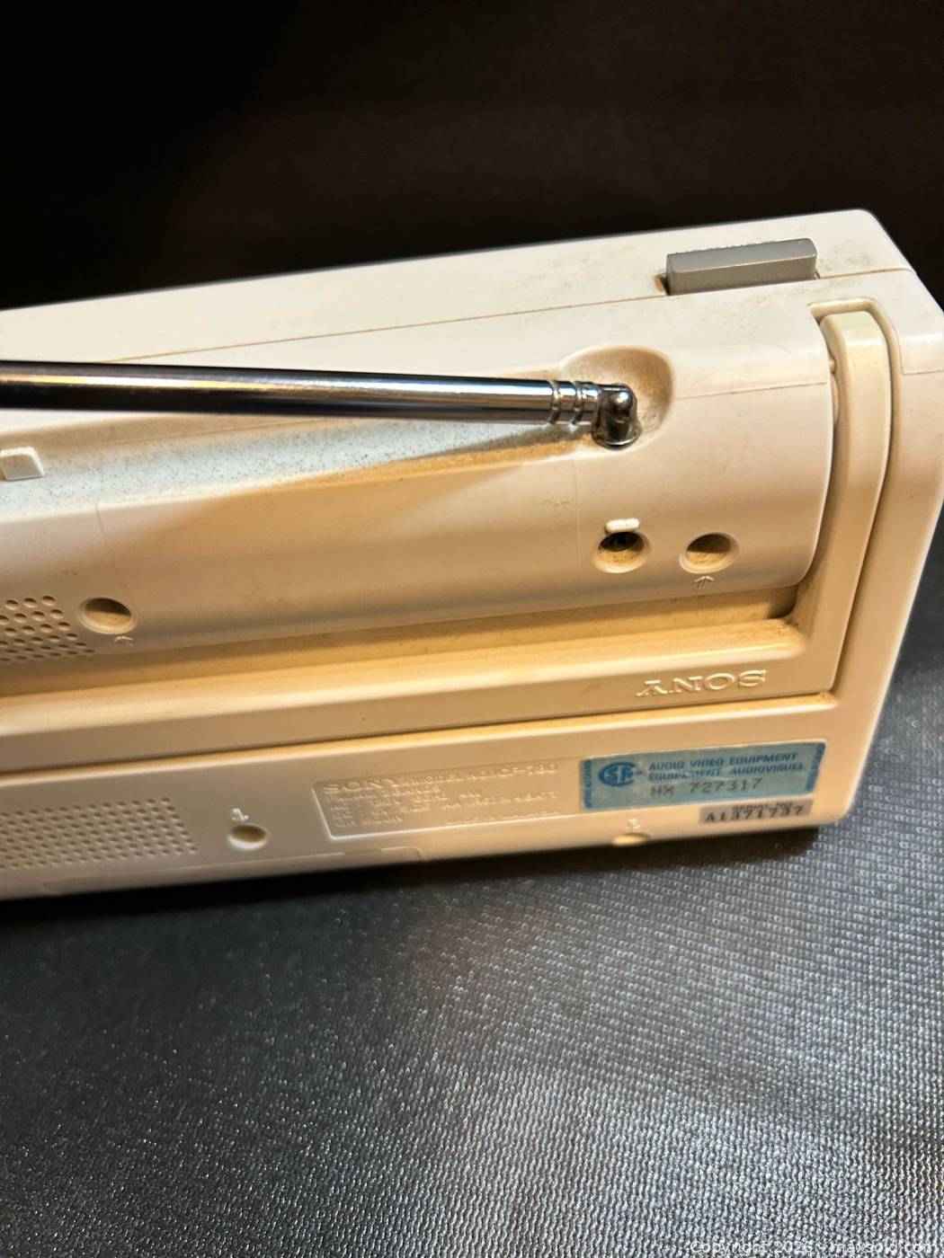 Sony ICF-780 Vintage Radio | Maxsold