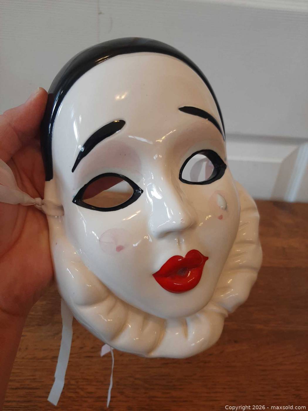 Vintage ceramic Pierrot clown mask | Maxsold